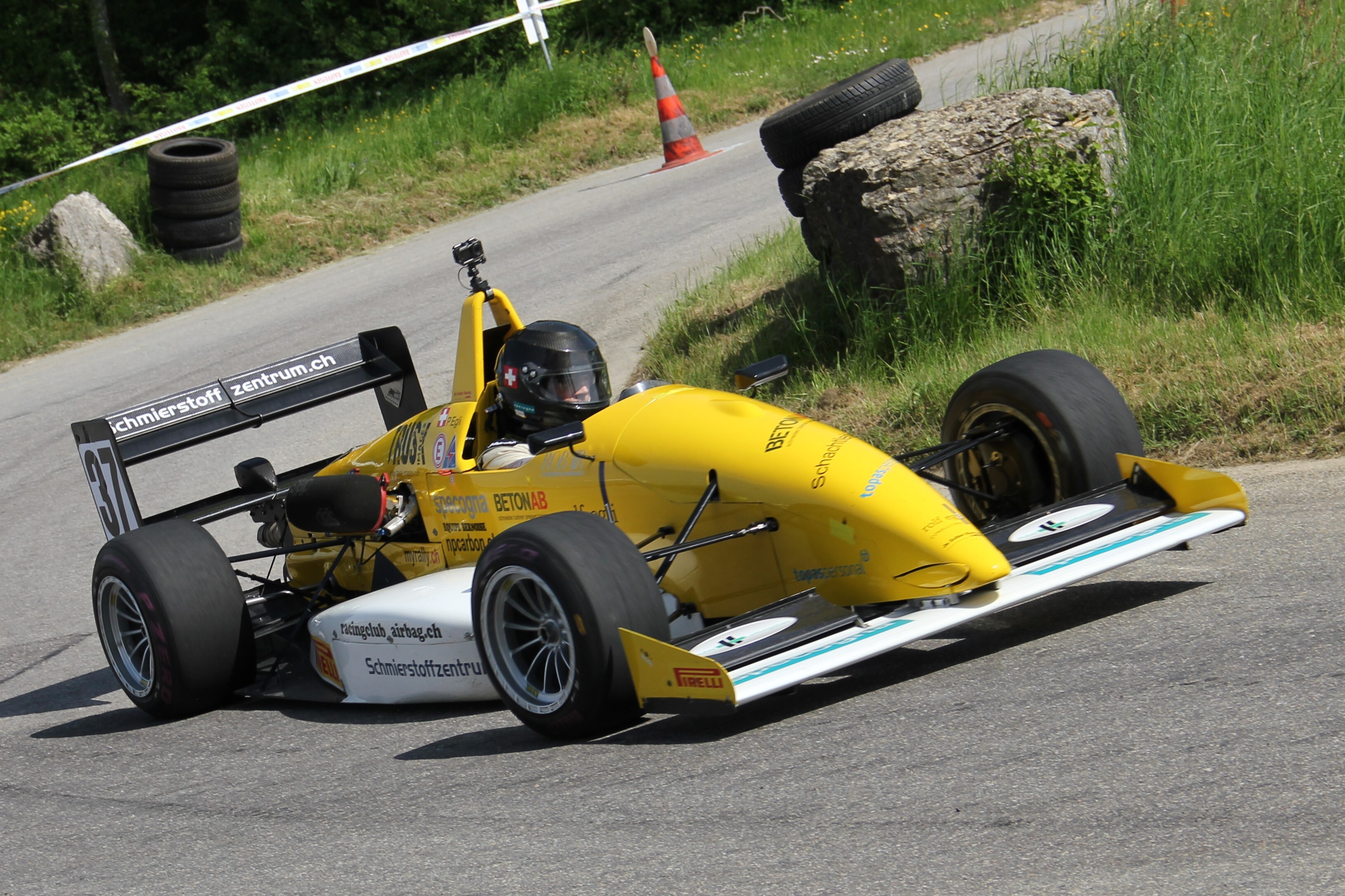 Slalom Bure: Alles läuft für die Bürkis Motorsport Schweiz | Auto Sport ...